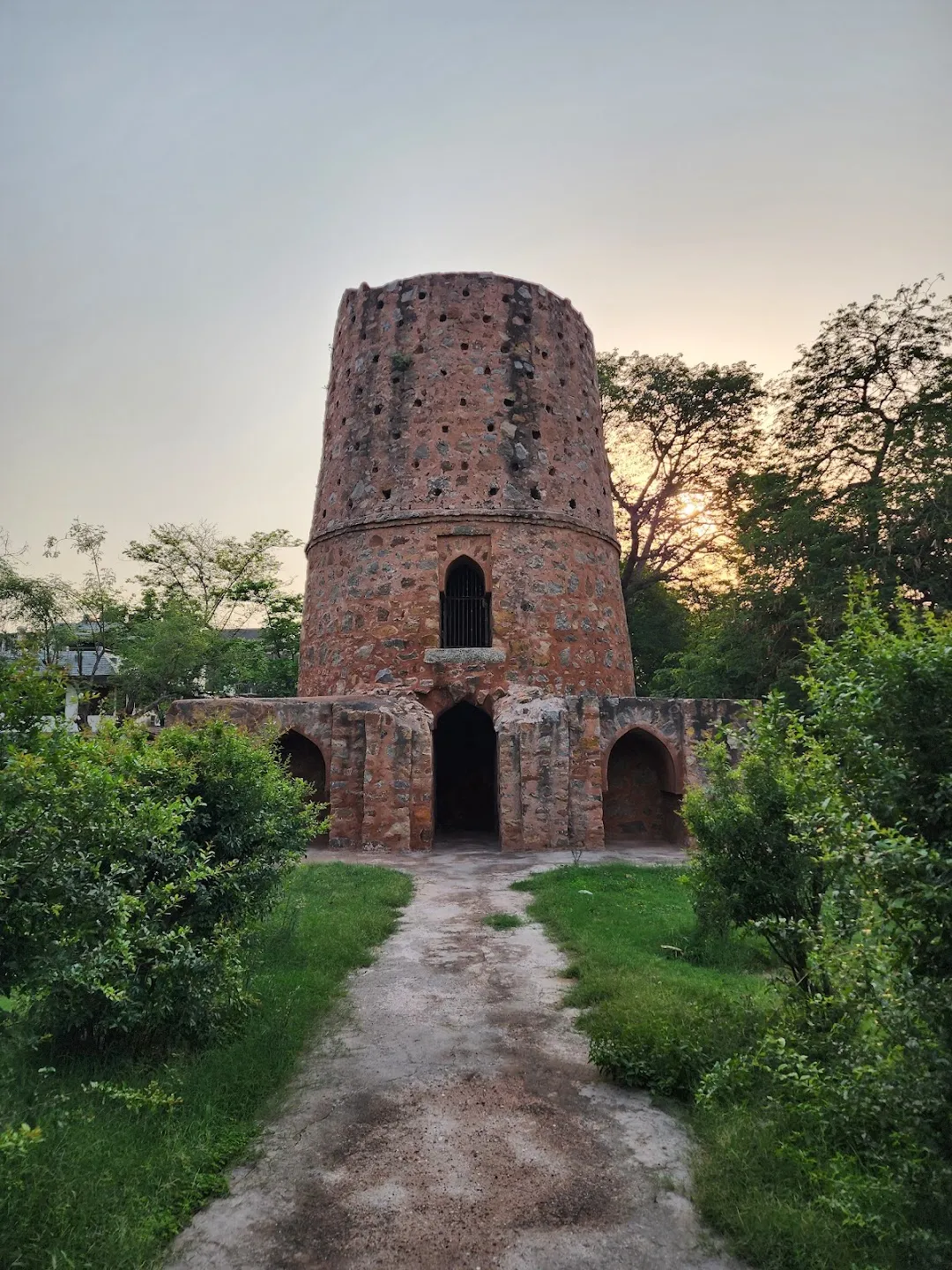 Delhi Historical Places: The Chor Minar In Delhi